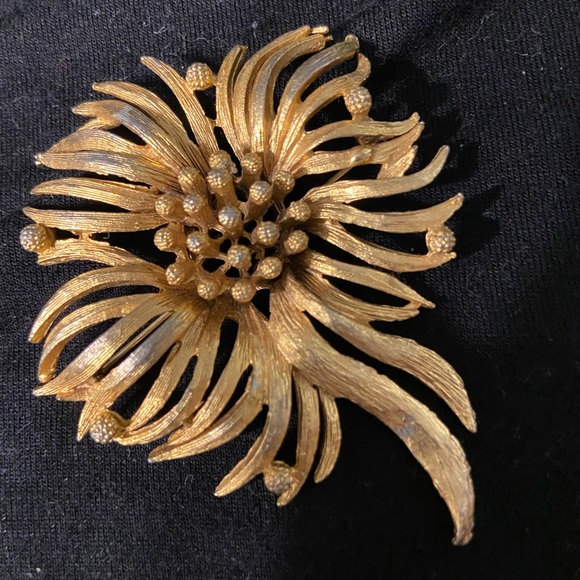 Jewelry | Vintage Gold Tone Pin | Poshmark